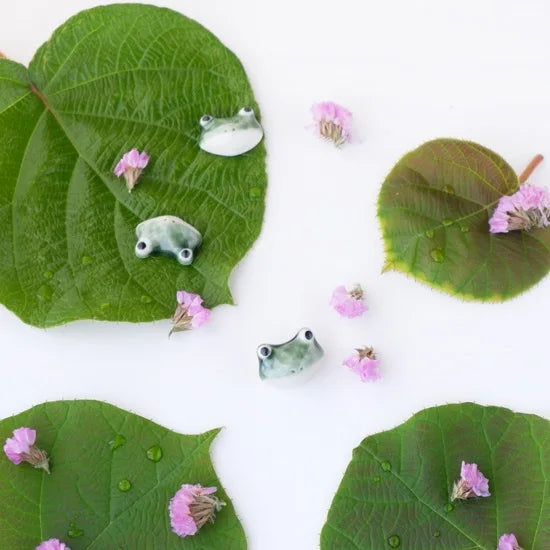 Frog Inu Ceramic Pin Badge – ZAKKAsine